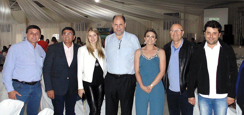 Bruna Muniz comemora 15 anos em alto estilo | NPDiário